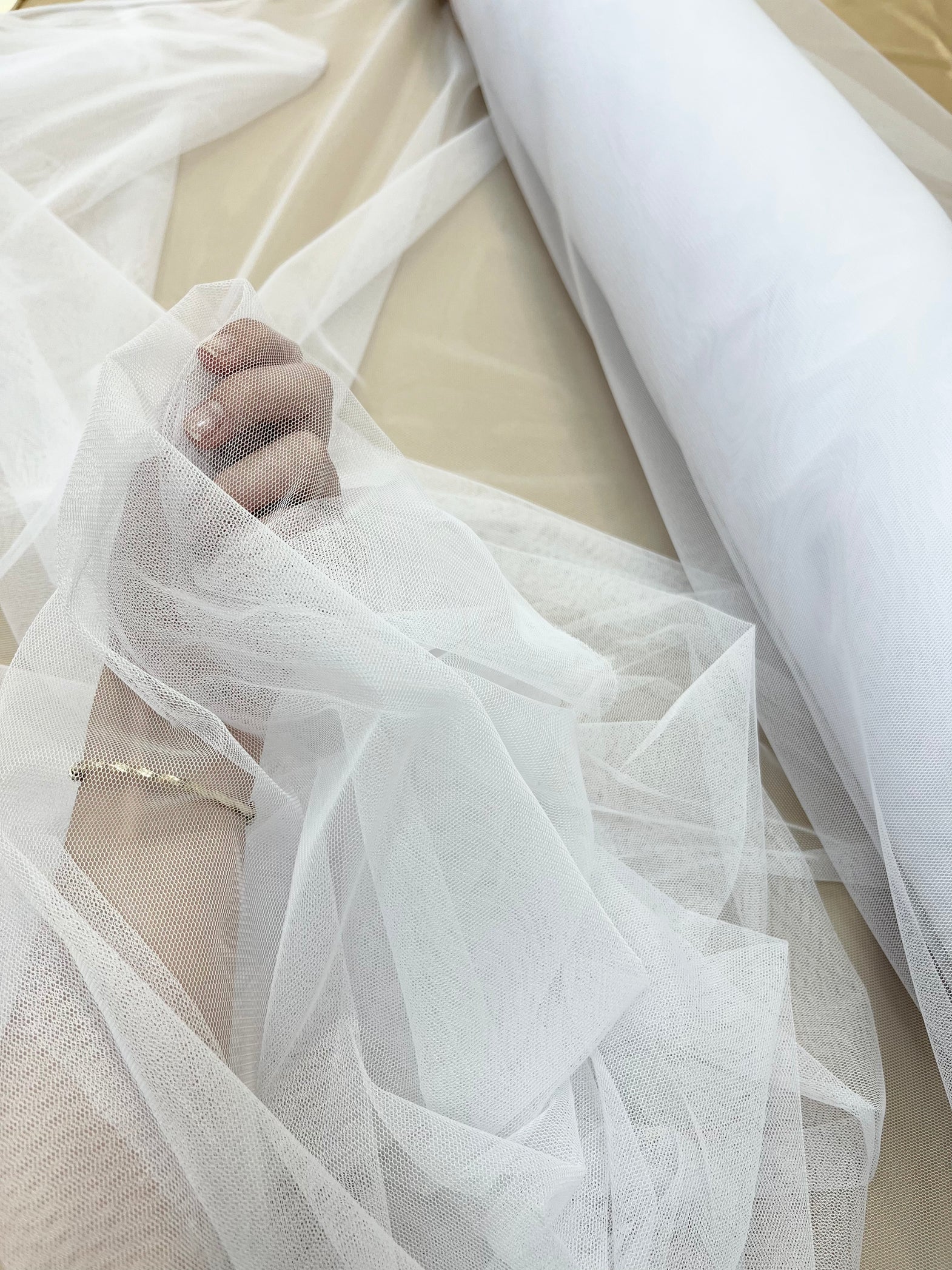 Tipuri de materiale textile: cum se clasifica si utilizeaza? – Luxuro